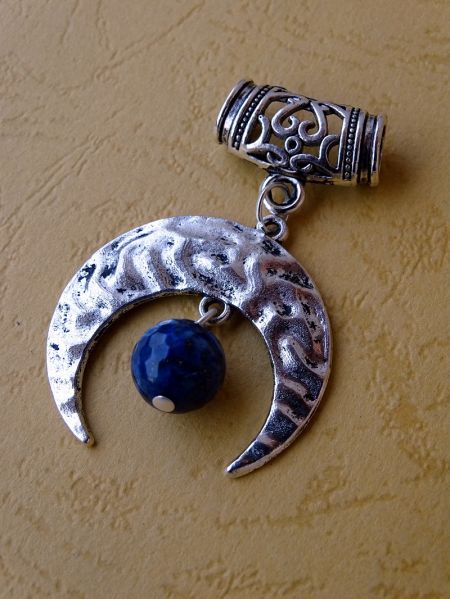 Lapis lazuli fasetiran i polumesec, privezak - Privesci