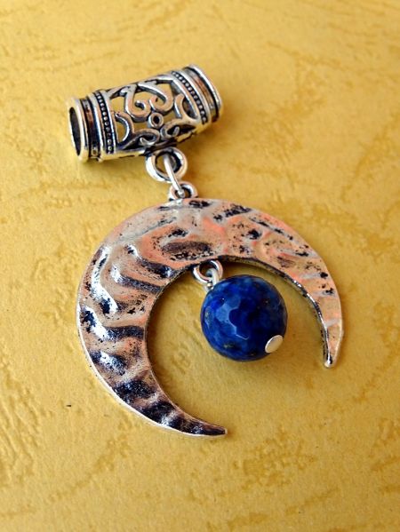 Lapis lazuli fasetiran i polumesec, privezak - Privesci
